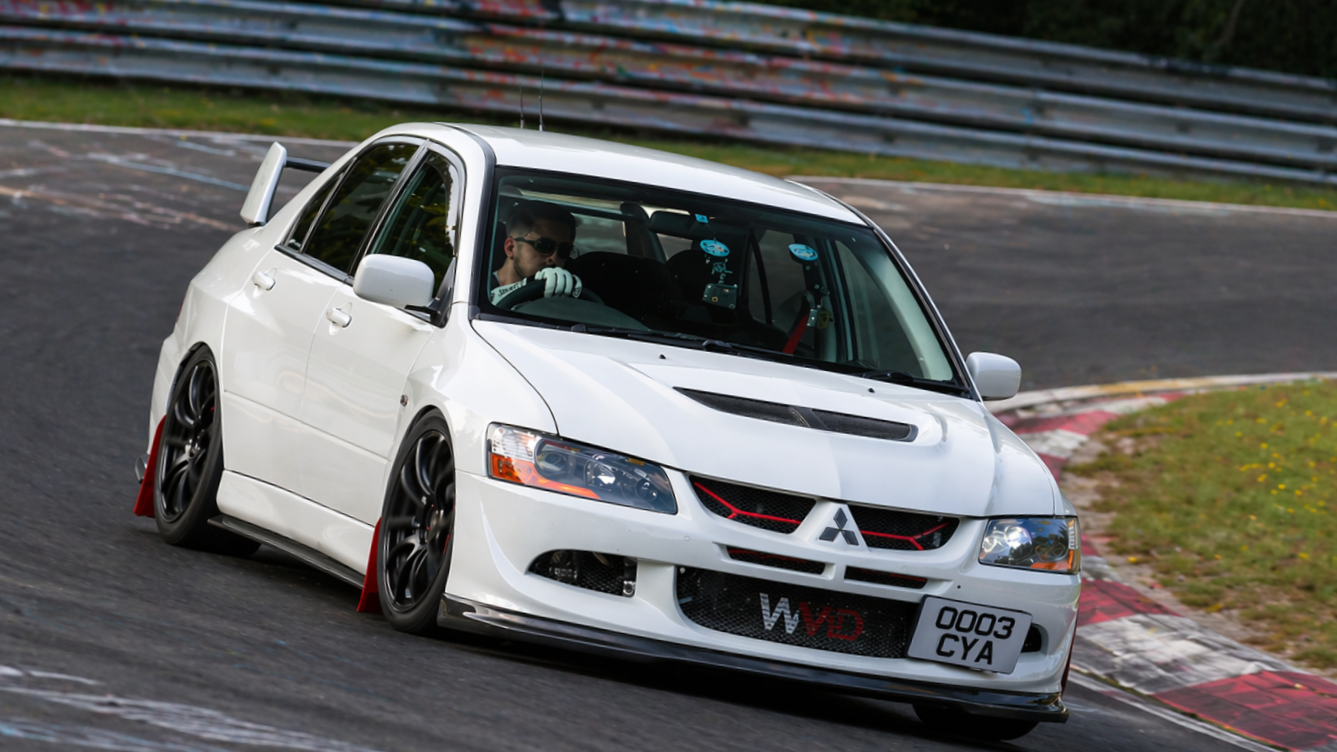 This Lancer Evo corners like it’s on rails