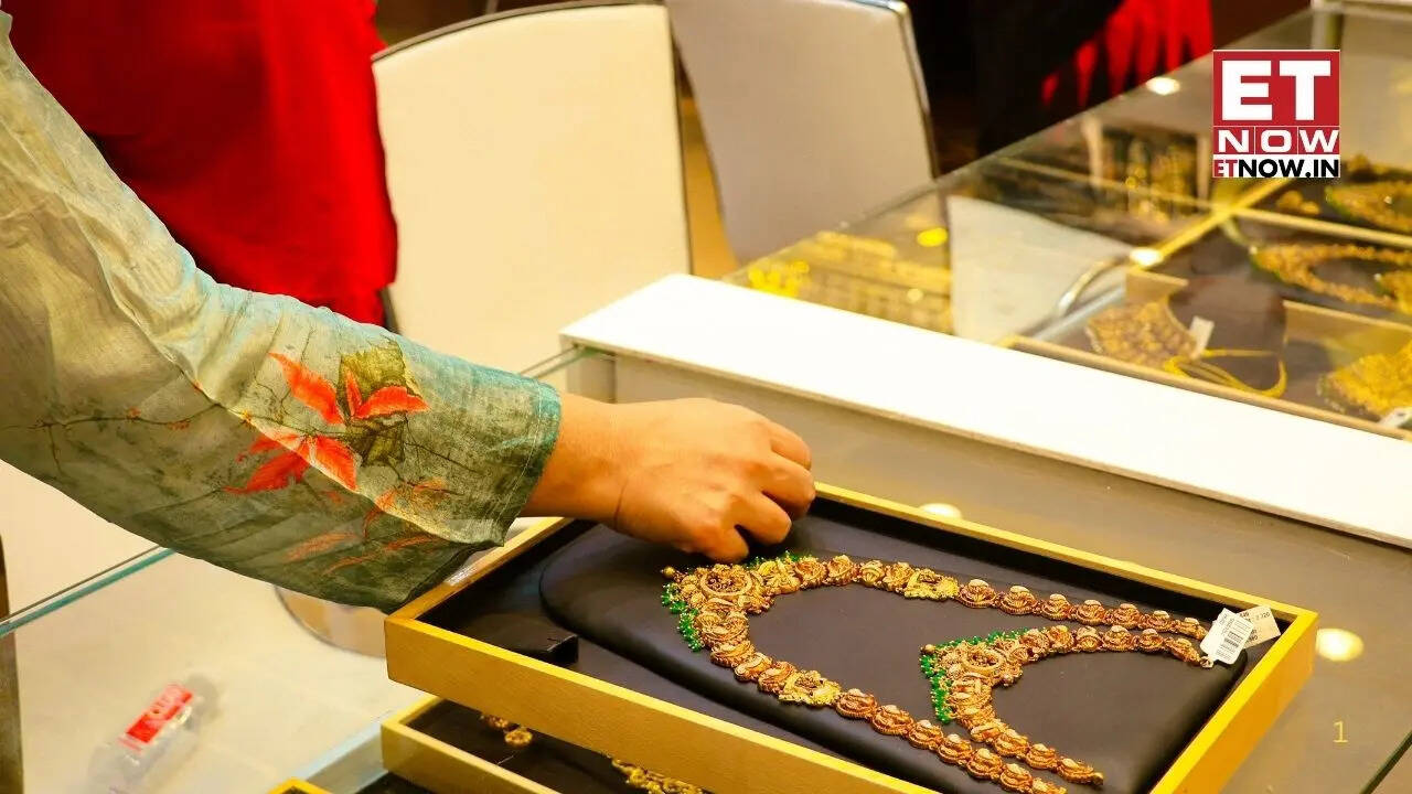 Gold rate today, April 26: Yellow metal to glitter this wedding season ...