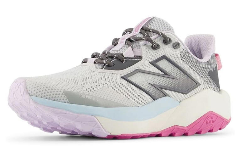 My podiatrist convinced me to switch to New Balance shoes for my flat ...
