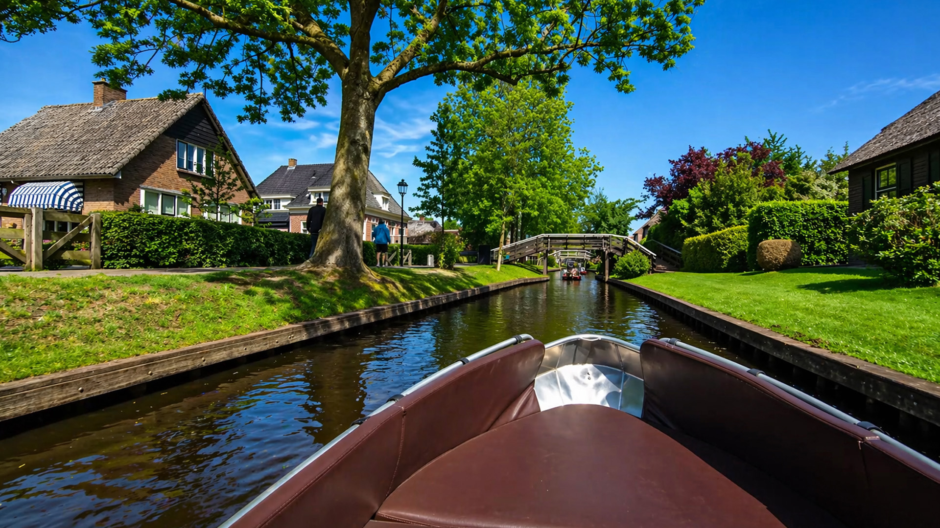 Tur perahu santai di Giethoorn (4K)