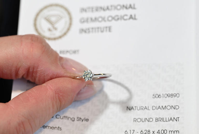 Warum immer öfter synthetische Diamanten am Trauring funkeln