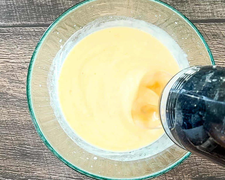 Easy no-bake lemon cream pie