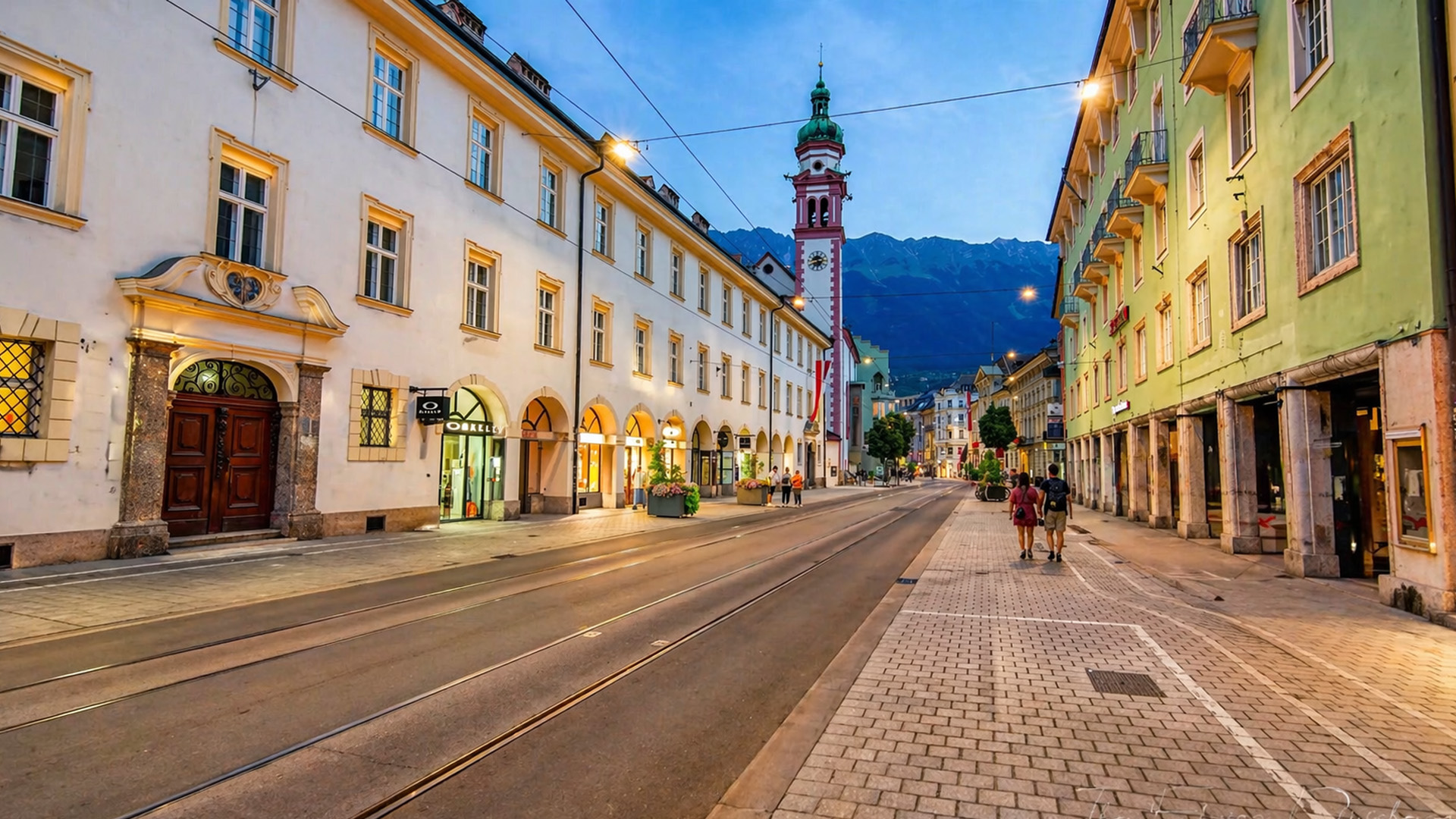 Avondwandeling door Innsbruck, Oostenrijk, in het hart van Tirol (4K)