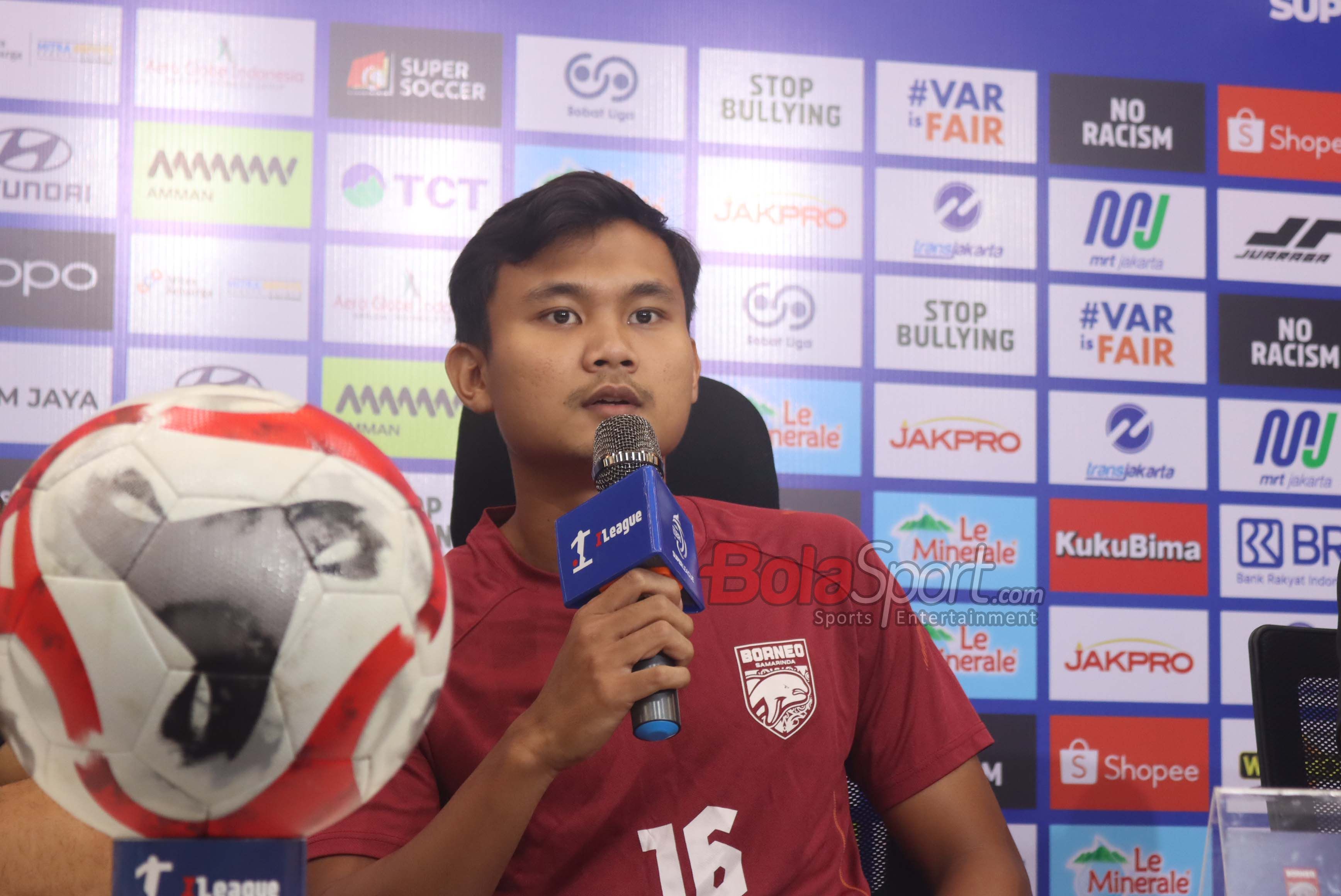 Pelatih Borneo FC minta nomor HP John Herdman usai tidak memanggil ...