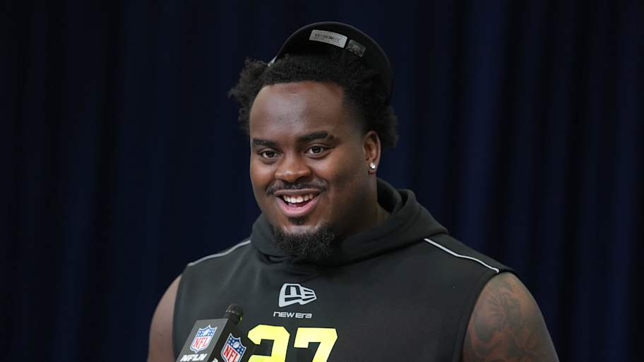 Gary Smith III doesn't hear his name called but signs with the Las ...