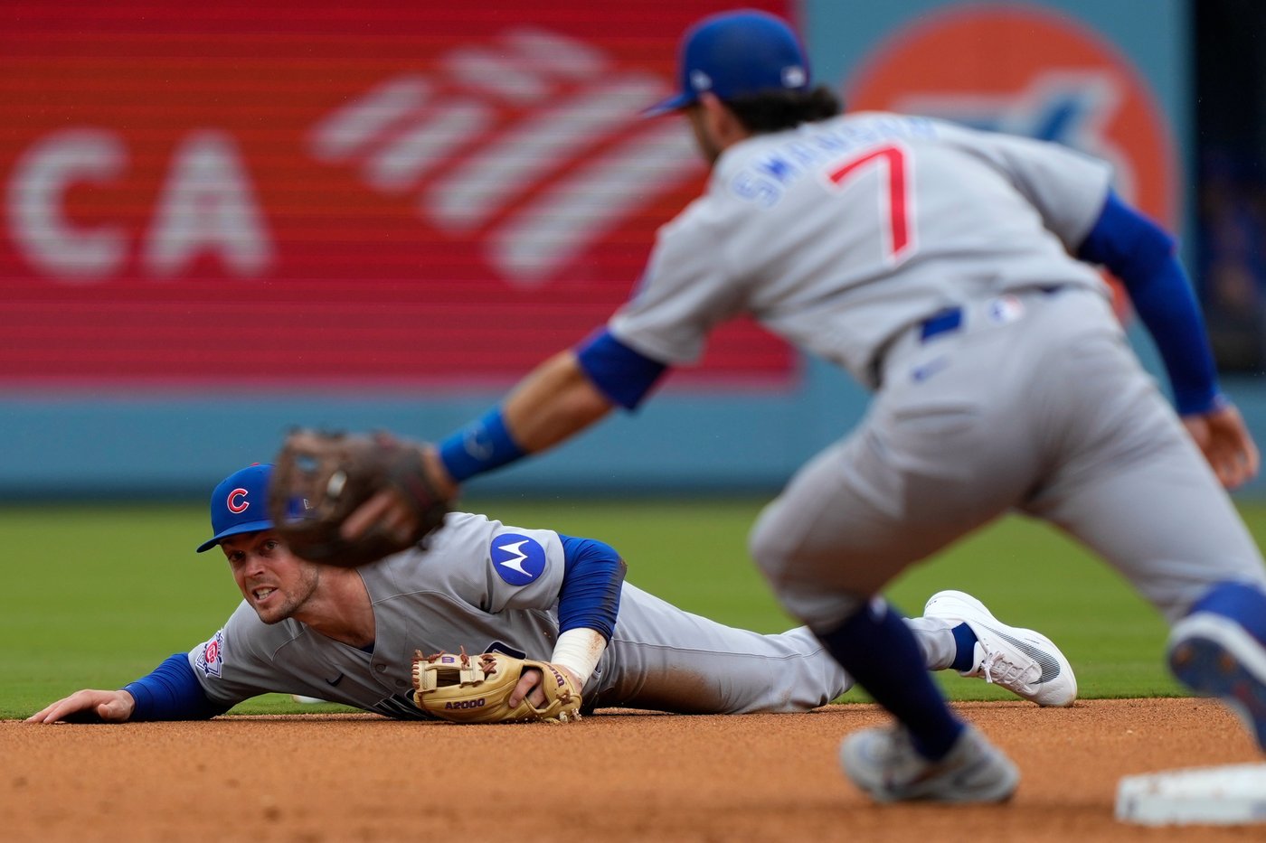 Dodgers score 6 runs in 4th to snap the Cubs' 10-game winning streak ...
