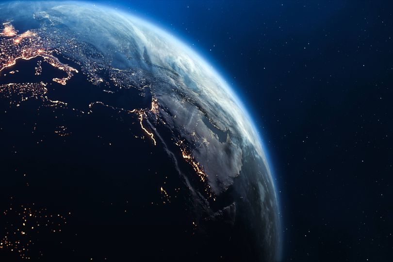 'Time traveler' claims he's from year 2582 and something bad is coming ...