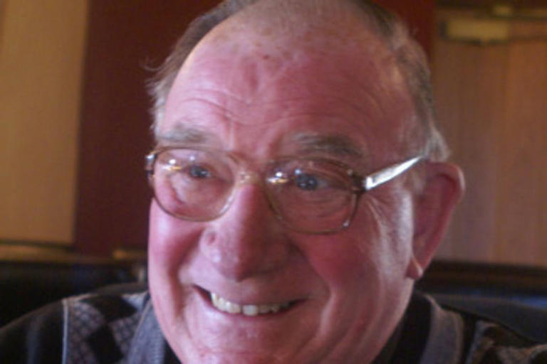 Death notices and funeral announcements from Huddersfield Examiner this ...