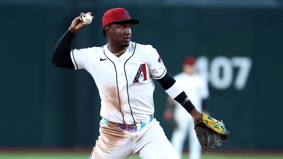 Geraldo Perdomo removed from Mexico City game with injury