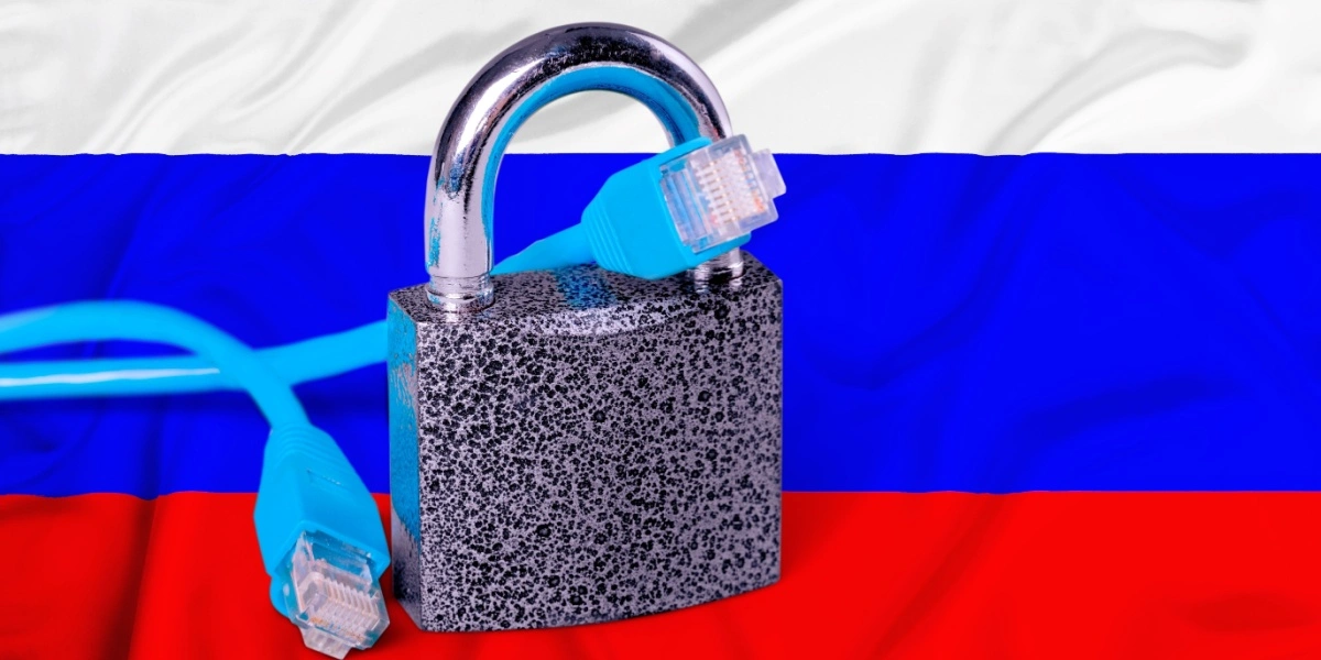 Russians return to cash as internet outages spread