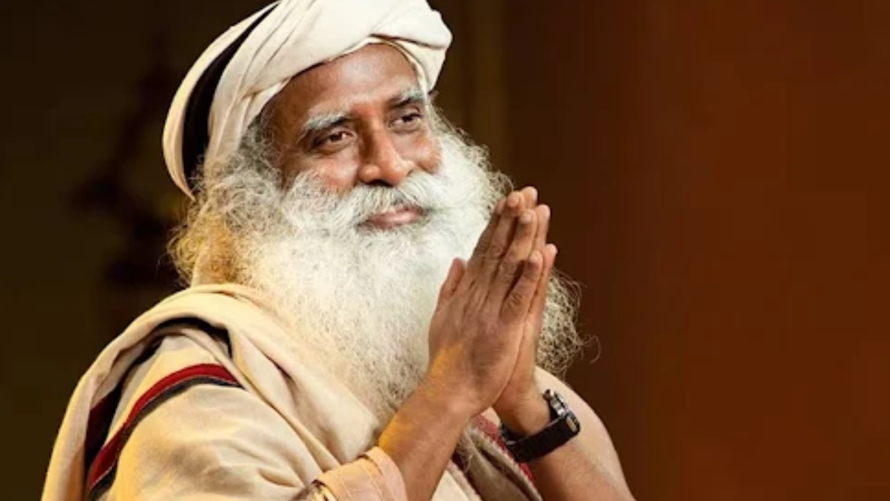 10 powerful parenting quotes by Sadhguru to raise happy and confident ...
