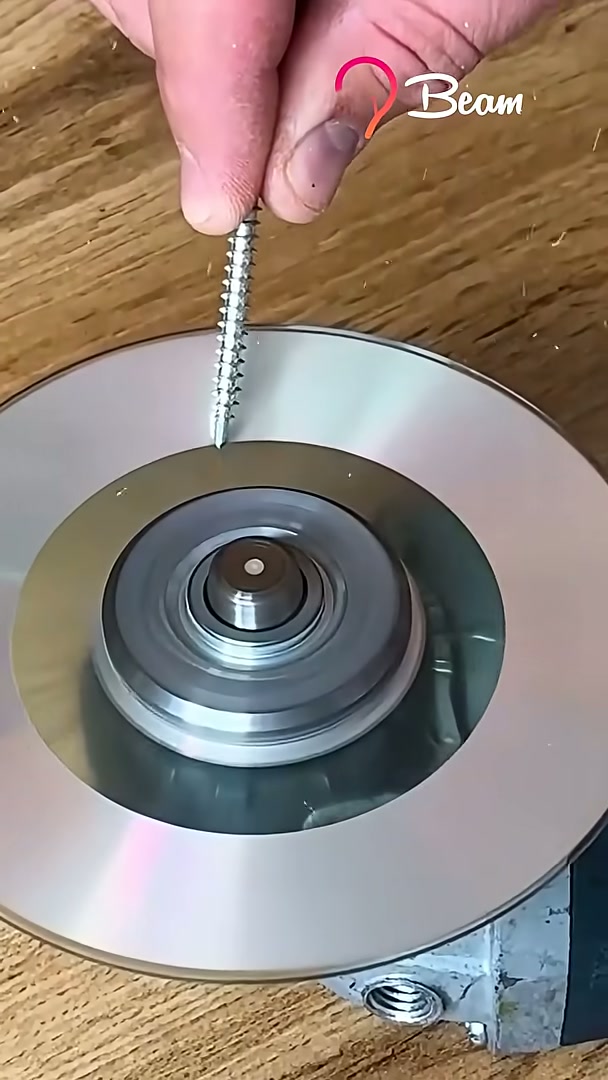 Creative DIY tools from old CDs #diy #smart #cd #tooltrick
