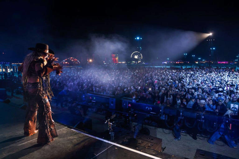 Stagecoach Festival evacuation leaves fans furious after organizers ...
