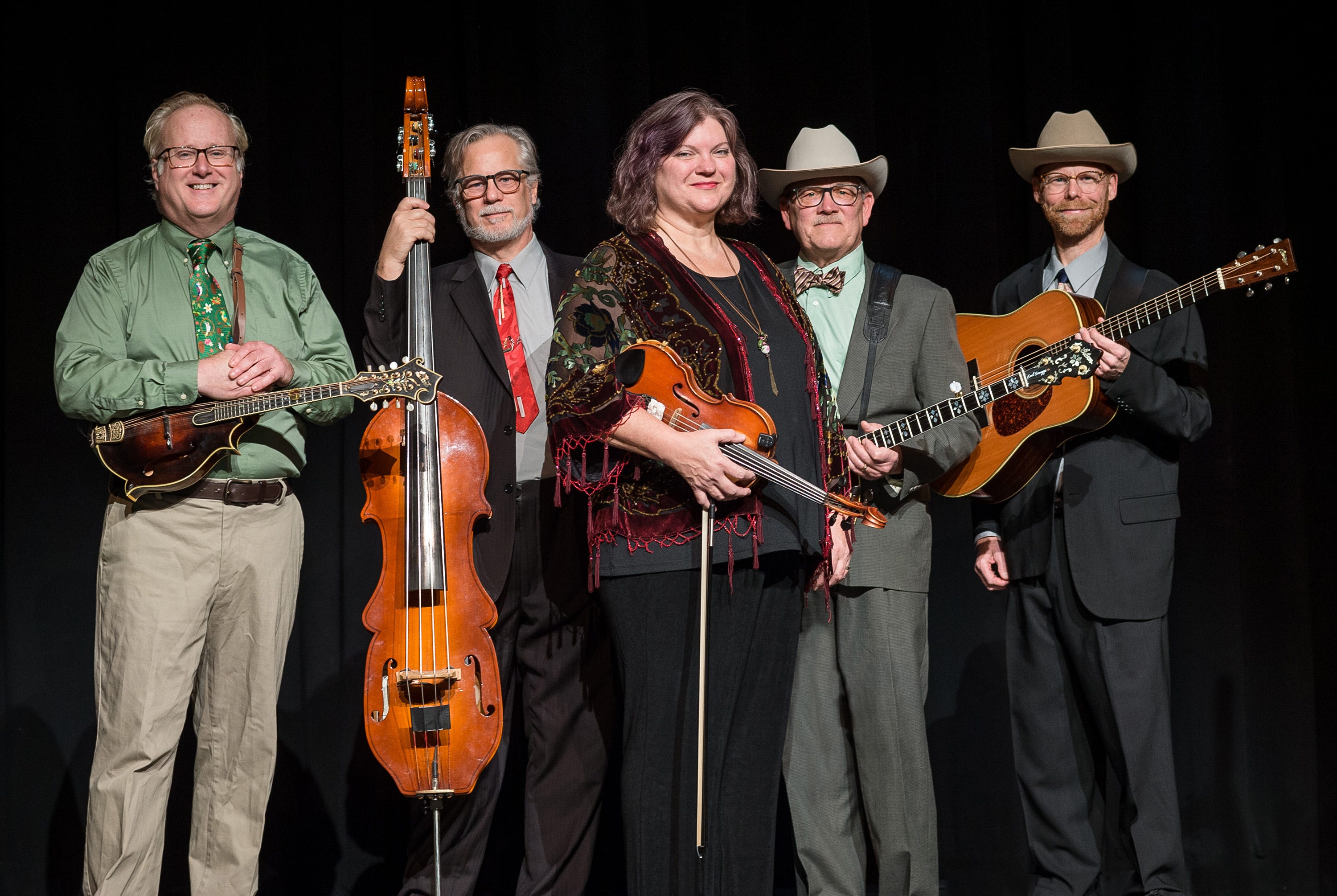 Oshkosh concert blends choir and bluegrass with Monroe Crossing