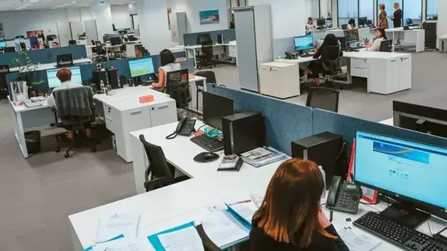 Κατώτατος μισθός: Πώς ανεβαίνουν αυτόματα οι μισθοί στο Δημόσιο - Ποιοι ...