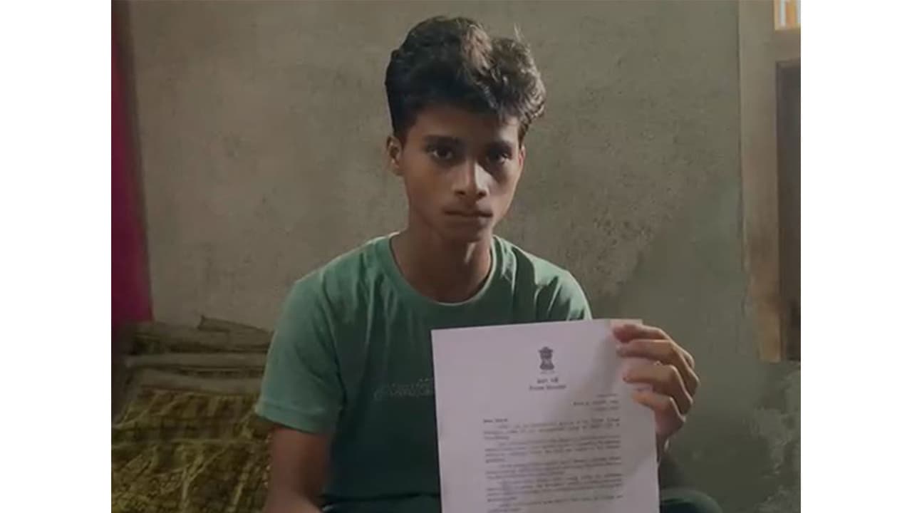 Murshidabad boy Akash Karmakar overjoyed by PM Modi's personal letter