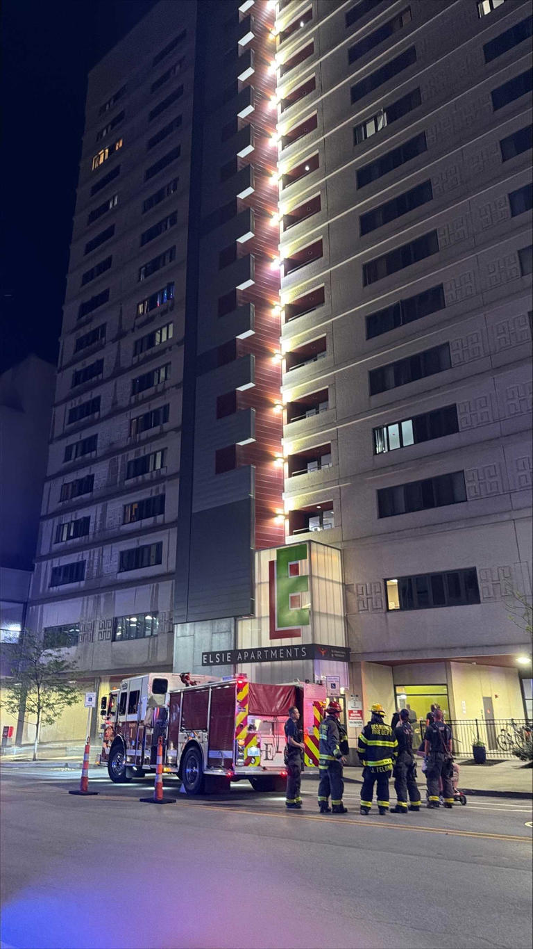 Man critically injured after apartment fire at downtown Des Moines high ...