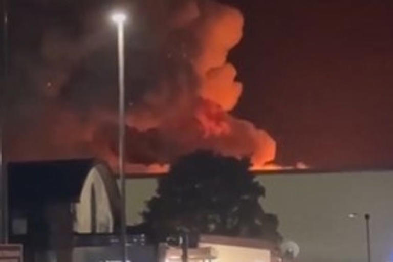 RAF Fairford fire: Huge blaze at base used by US bombers as 999 crews swarm