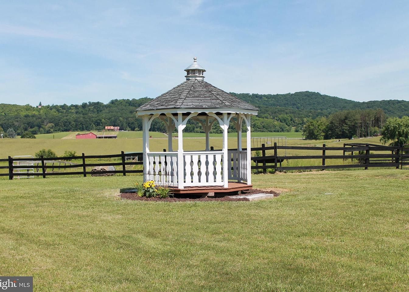 1982 craftsman home in Mount Jackson, Virginia, set on 10 acres with ...