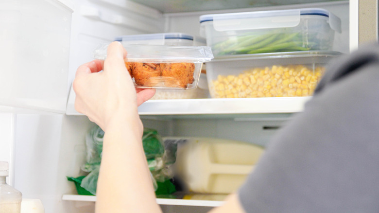 12 best and worst practices for cleaning your fridge