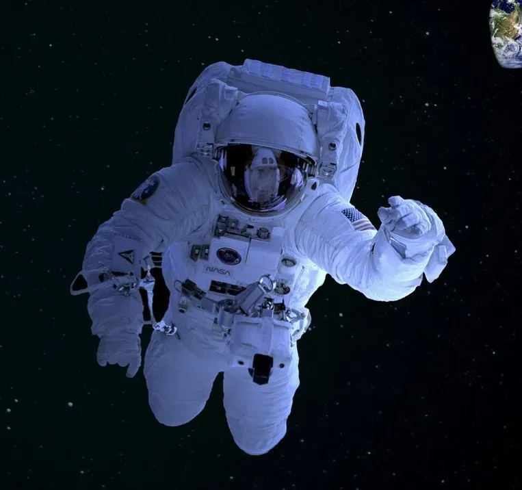9 space myths most people still believe, according to astronomers