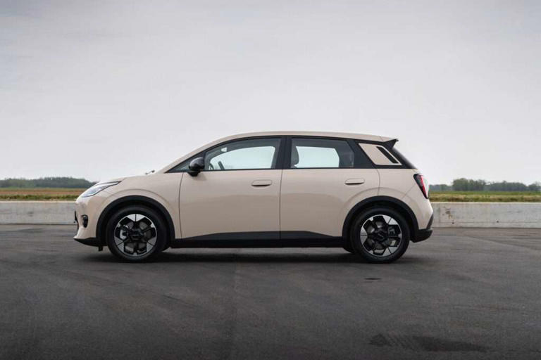 GAC AION UT: la hatchback elettrica cinese con design europeo e ...