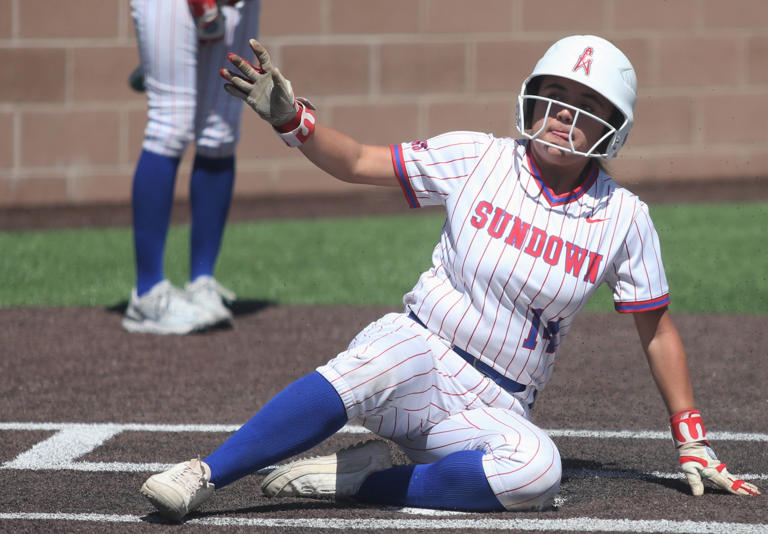 Sundown softball looks to write own story in state title repeat bid