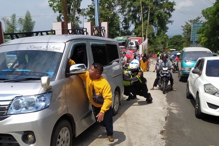 Mobil matic mogok, kenapa tidak boleh asal didorong atau ditarik ...