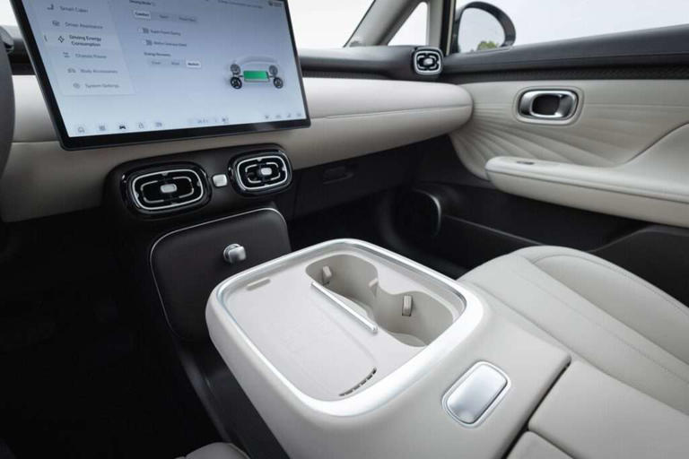 GAC AION UT: la hatchback elettrica cinese con design europeo e ...