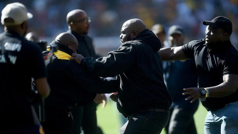 Watch | Soweto derby chaos: Warm-up brawl between Chiefs and Pirates ...