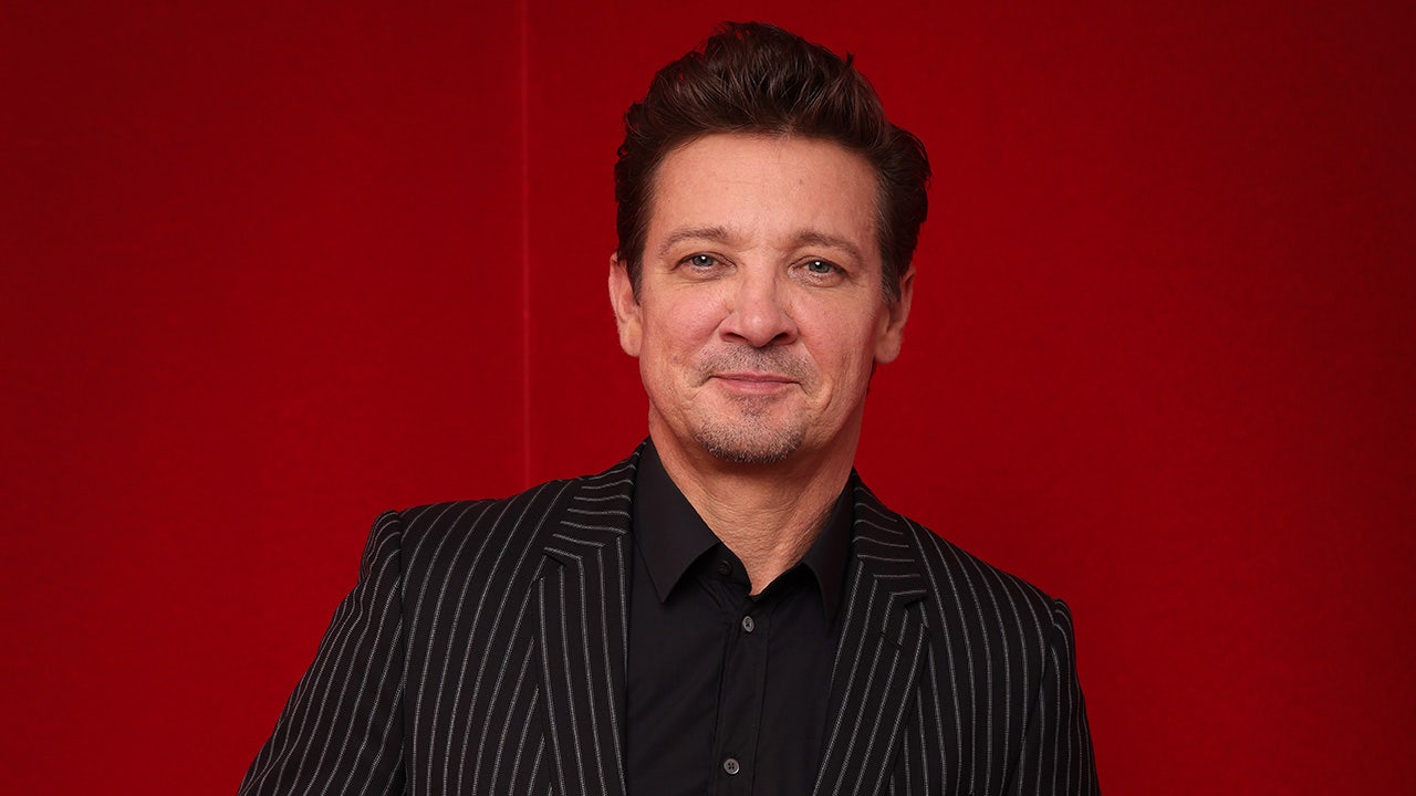 Jeremy Renner leans on hyperbaric treatments, peptide therapy in ...