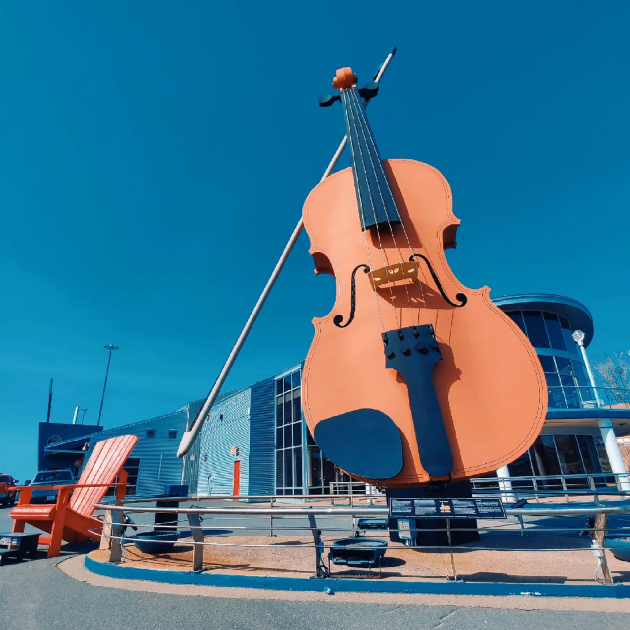 Canada’s weird giant monuments you need to see
