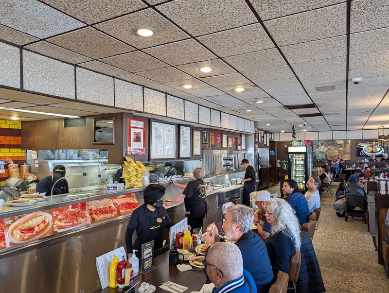 The most average-looking restaurants with the best food