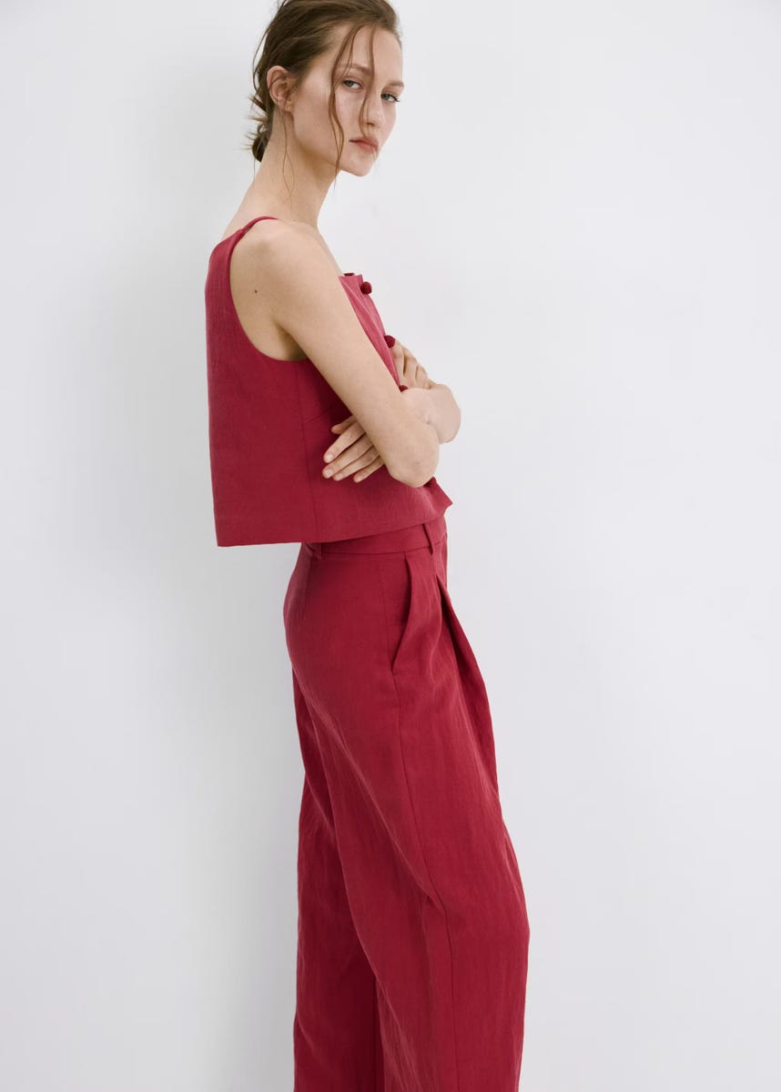 Por qué las expertas en moda agotarán este conjunto fluido de Mango con ...