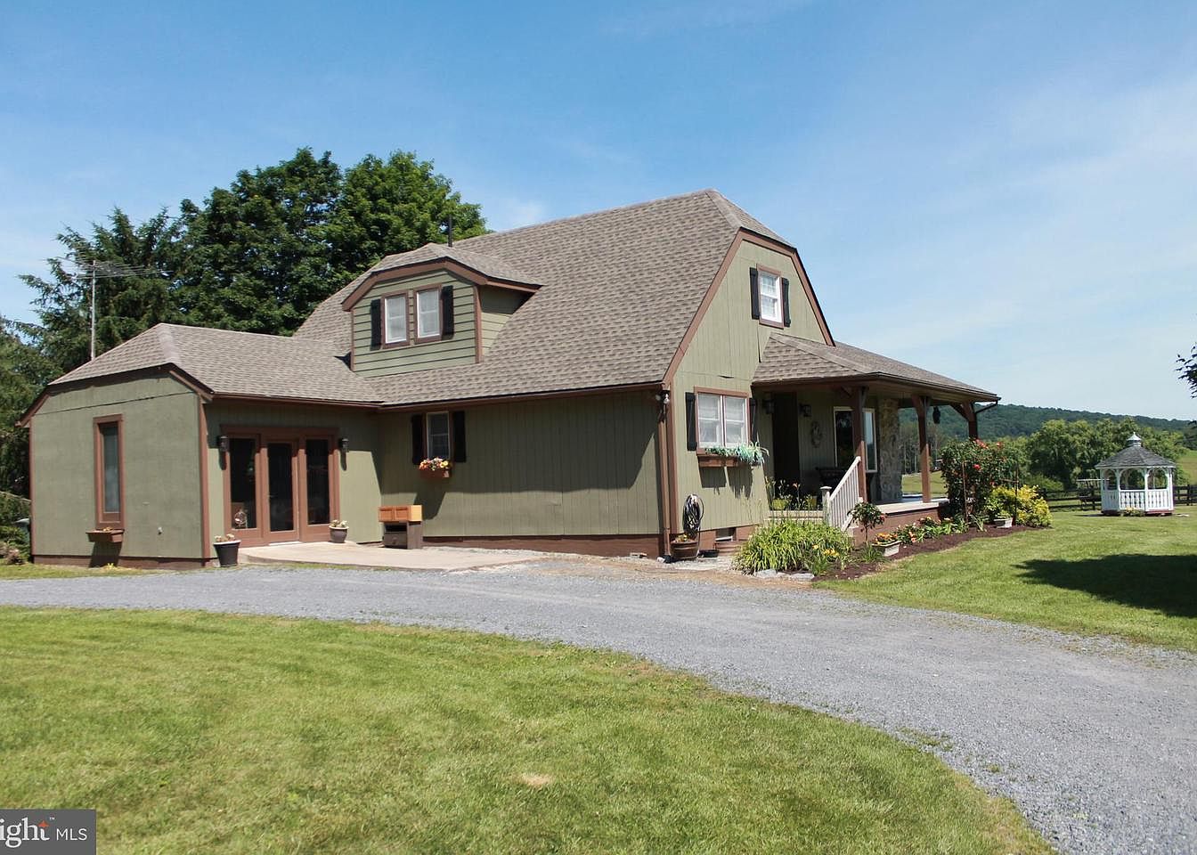 1982 craftsman home in Mount Jackson, Virginia, set on 10 acres with ...