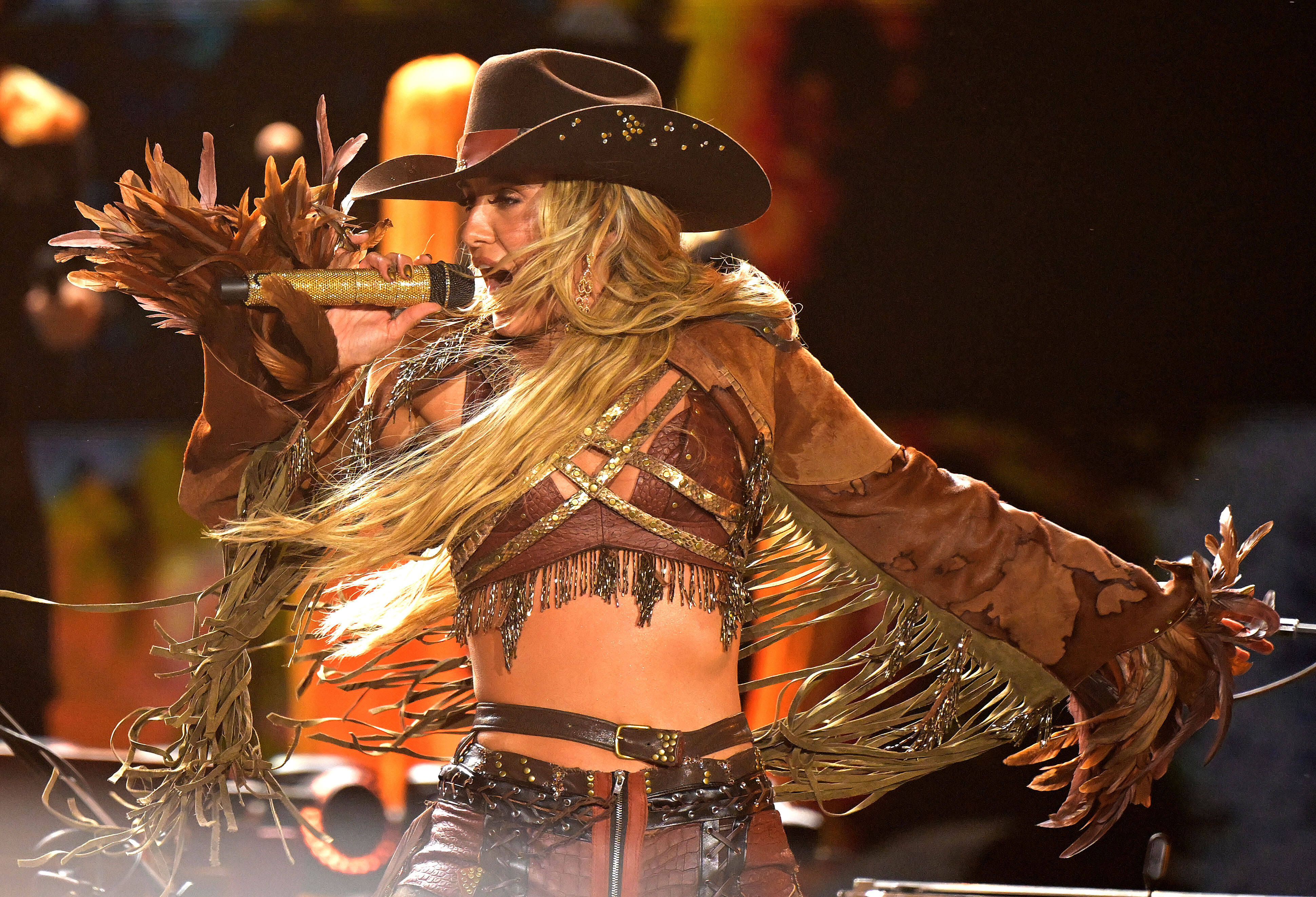 Stagecoach 2026: Lainey Wilson, Pitbull get day 2 back on track after ...