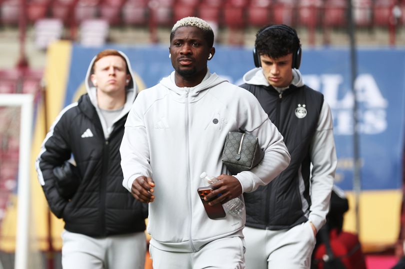 Emmanuel Gyamfi given Aberdeen ultimatum by Stephen Robinson as ...