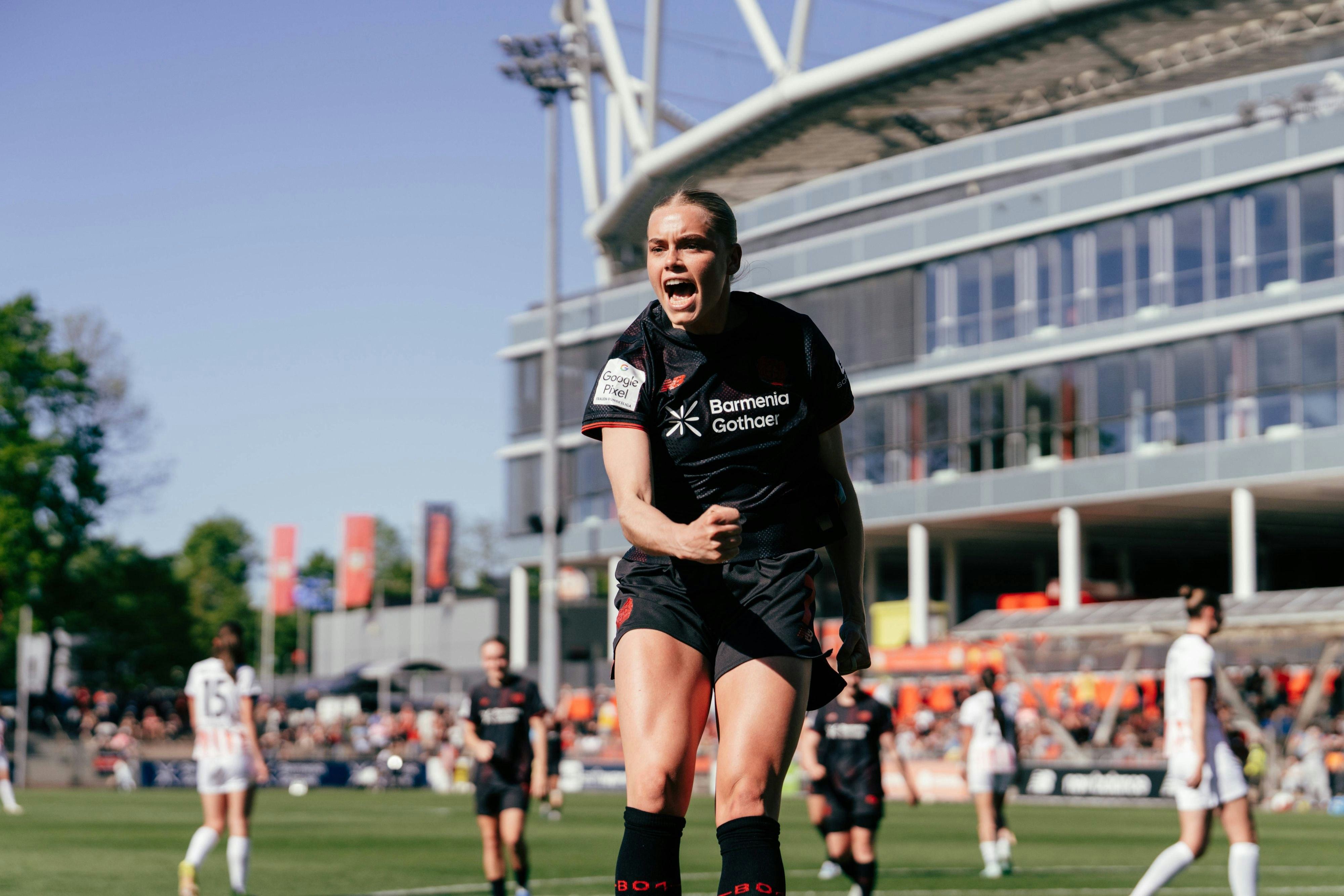 Frauenfußball: Bayer 04 Leverkusen bleibt im Kampf um Europa dran
