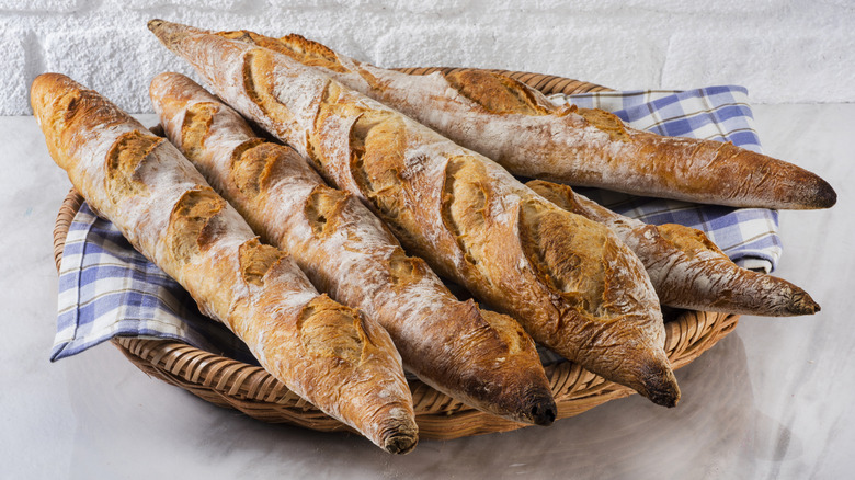 25 common types of bread explained