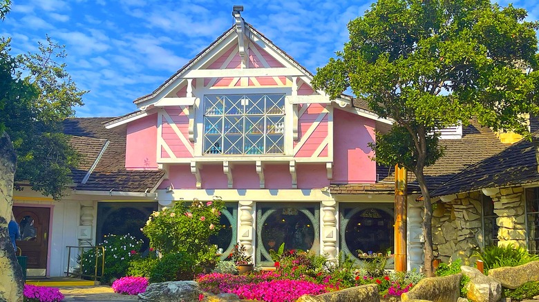 The 5 kitschiest motels in California for a retro-themed getaway ...