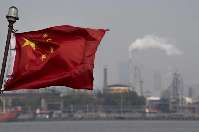 US angers China by sanctioning teapot refinery for buying Iranian oil