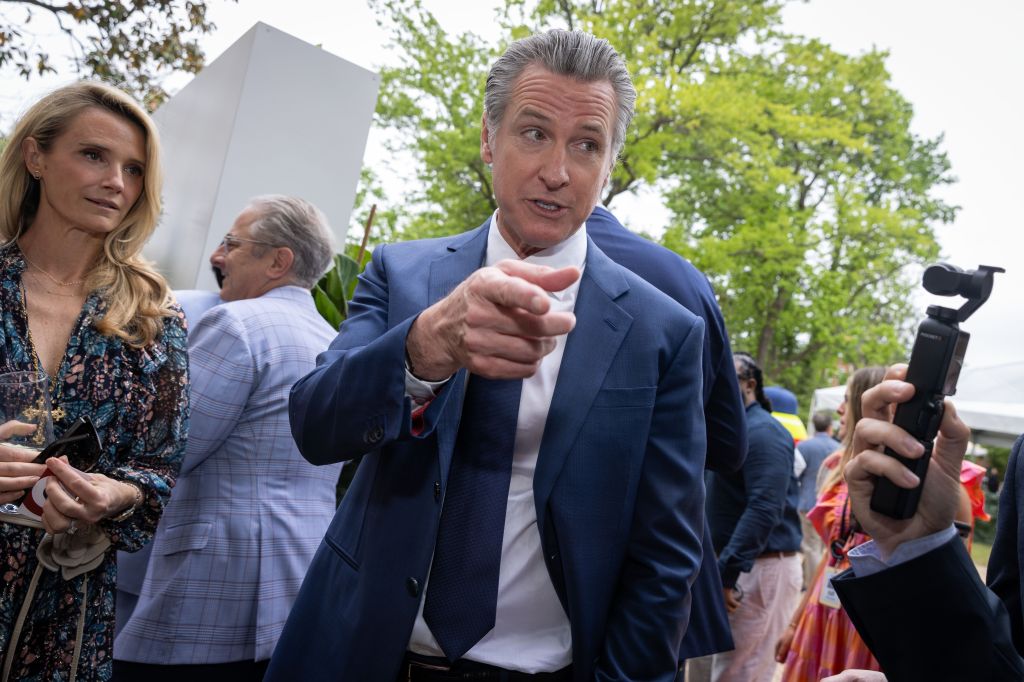 Gavin Newsom issues awkward statement on WHCD shooting — hours after ...