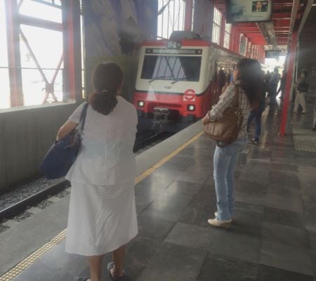 Tren suburbano al AIFA inicia operaciones: horarios, tarifa y estaciones