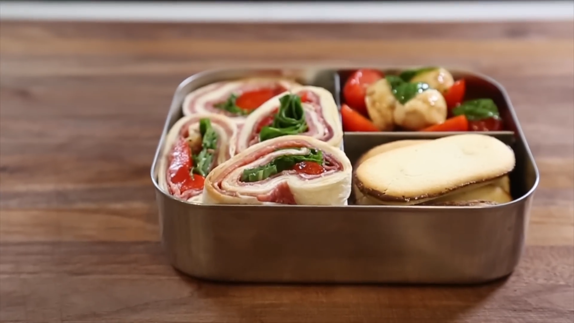 Easy Italian pinwheel sandwiches for lunchboxes