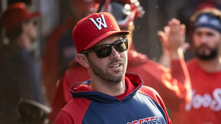 Chad Tracy wins debut as Red Sox interim manager