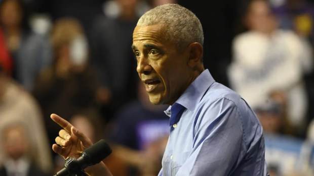 Barack Obama calls for unity after White House Correspondents' Dinner ...