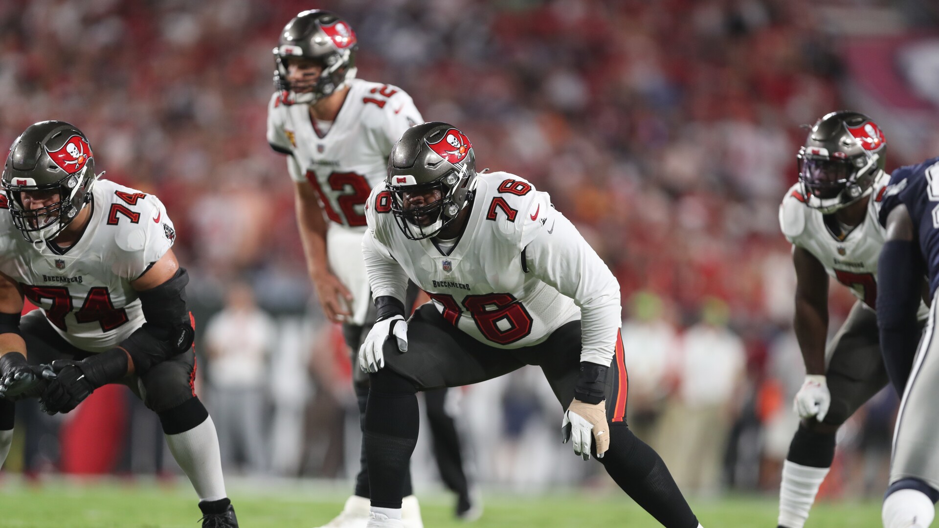 Veteran OT Donovan Smith calls it a career