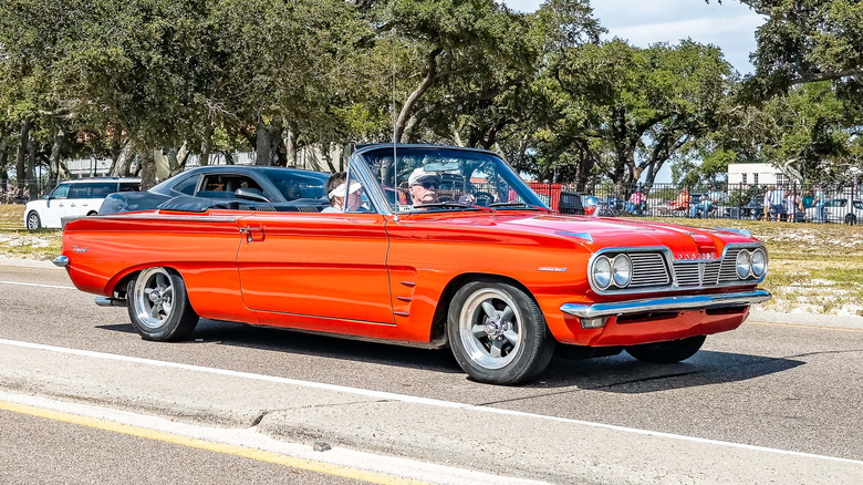 5 vintage cars that would make awesome hot rods