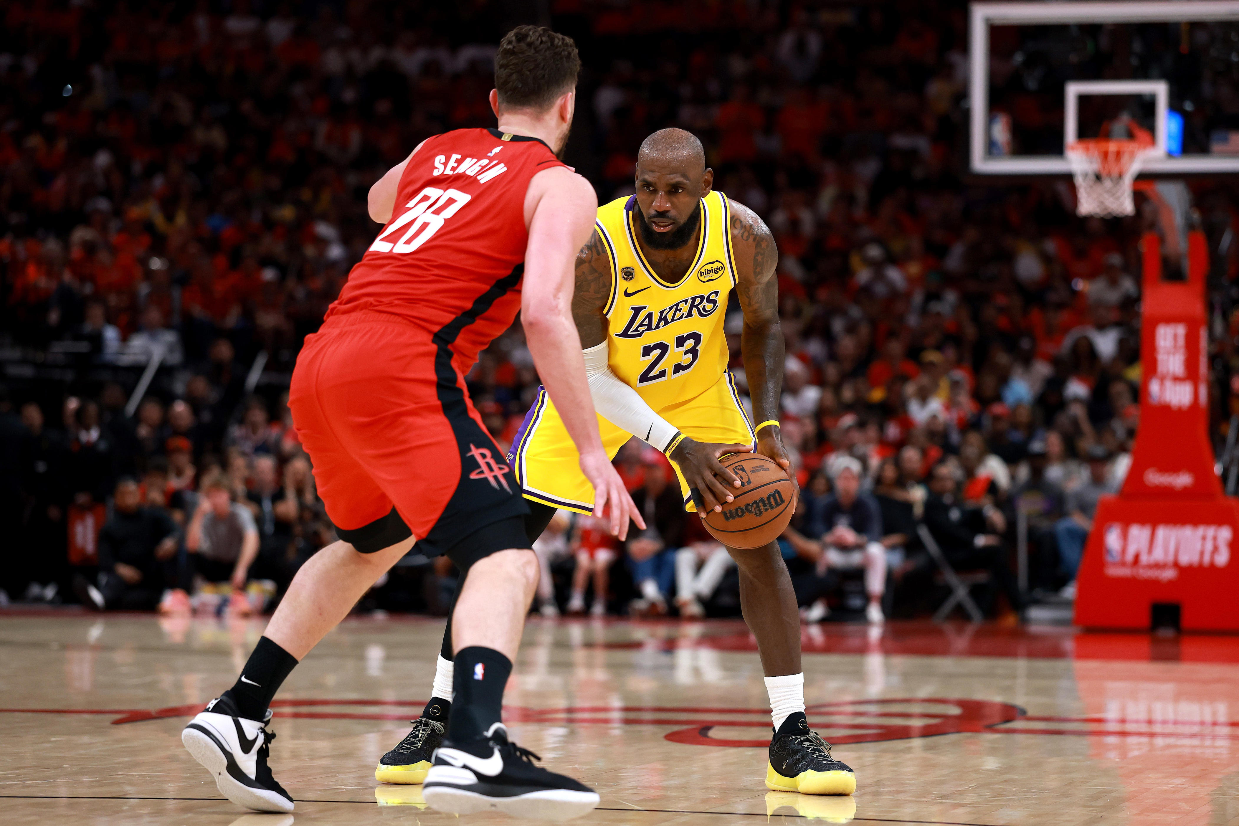 Prediction and betting odds for Lakers vs. Rockets game 4