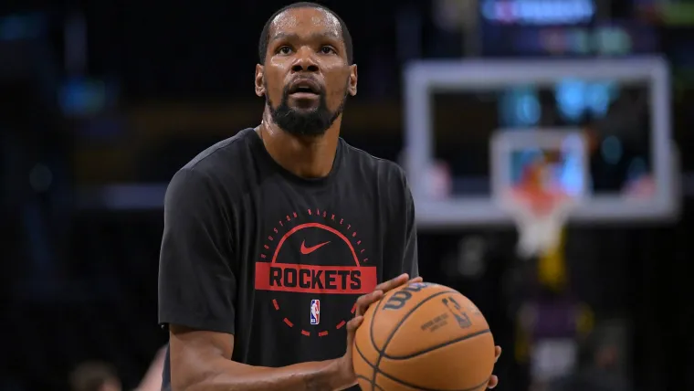Kevin Durant hides behind bush in unsuccessful attempt to evade photos ...